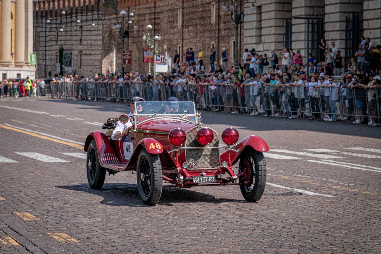 Mille Miglia: Mit dem Oldtimer durch Italien | Robb Report
